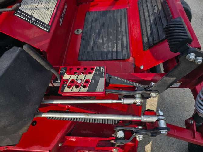 Used Ferris IS3200Z Zero Turn Mower 37 HP Vanguard 1,300HRS (unverifie
