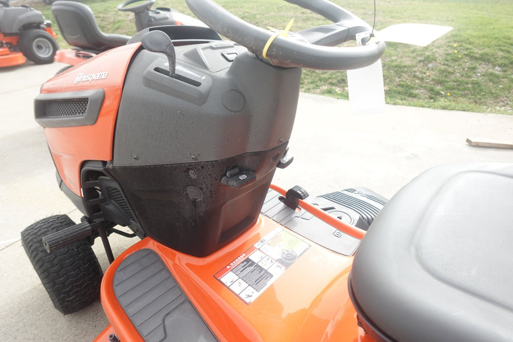 Husqvarna YTH24V54 54" Lawn Tractor Mower 24HP Briggs (Scratch and Den