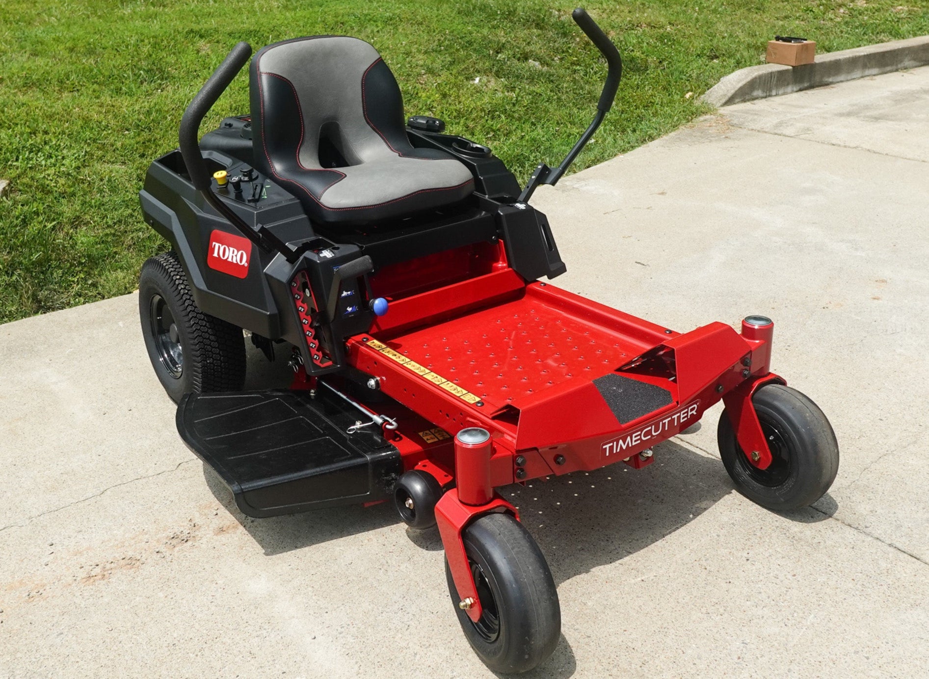 Toro 77301 34" TimeCutter Zero Turn Mower 22HP Briggs