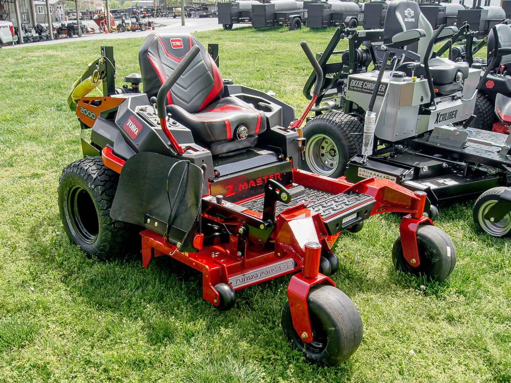 Toro 77283 ZMaster 2000 52" Zero Turn Mower 24.5HP V-Twin (Spring Sale