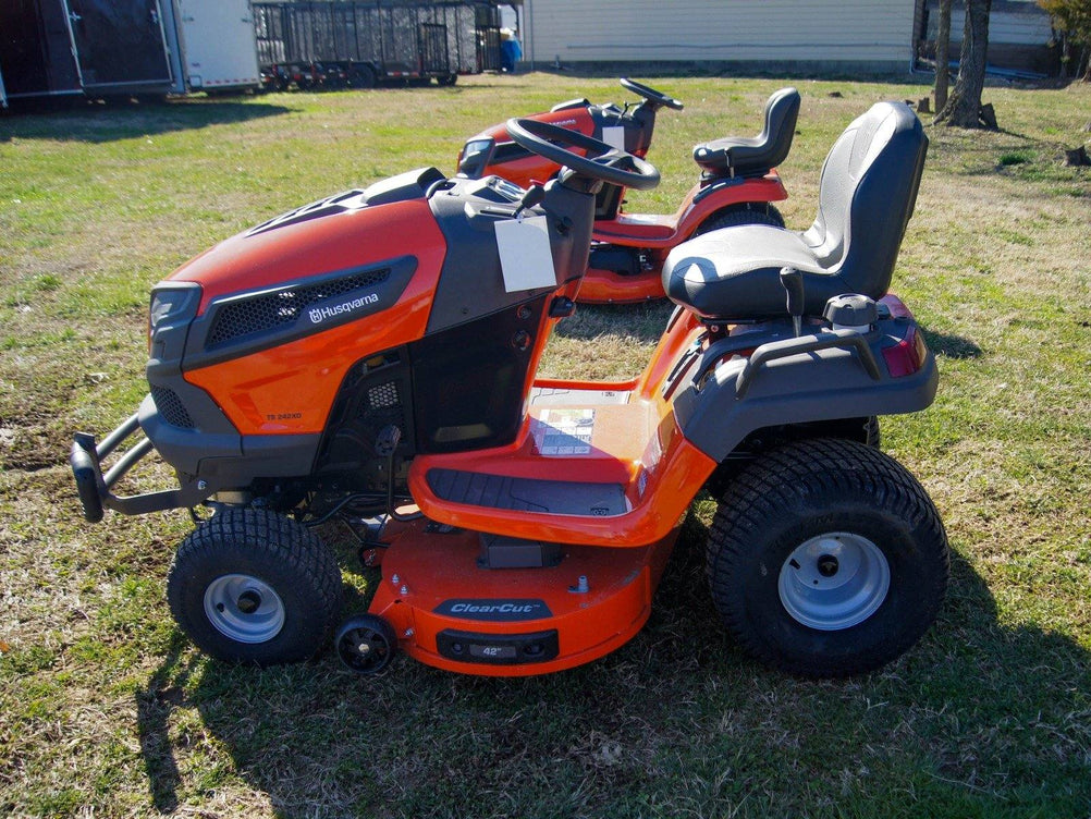 Husqvarna TS 242XD 42" Riding Lawn Tractor 21.5HP Kawasaki Engine (Scr