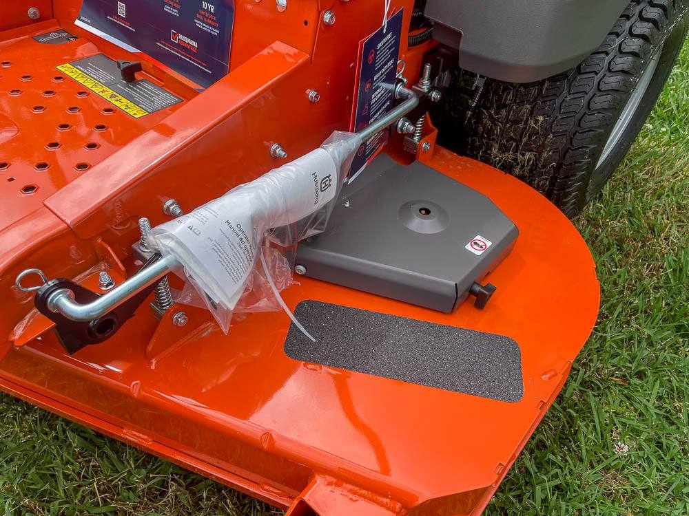 Husqvarna Z460 60" Zero Turn Mower 23HP KAW +Bonus 522L Trimmer (Scrat